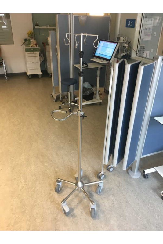 Wheelbase, straight legs, IV-stands, in stainless steel (AIS