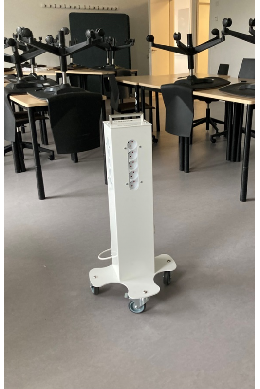 School Stands with wheels 15 sockets distributed on 3 sides 10-me wire
