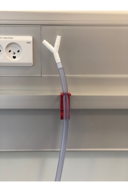 Tubing holder for 10x30mm Scandinavian bedside rails. JB 600